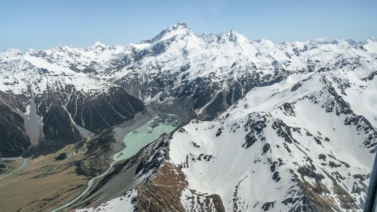 Mount Cook Helicopter Flight: Admire the Southern Alps from above | Non ...